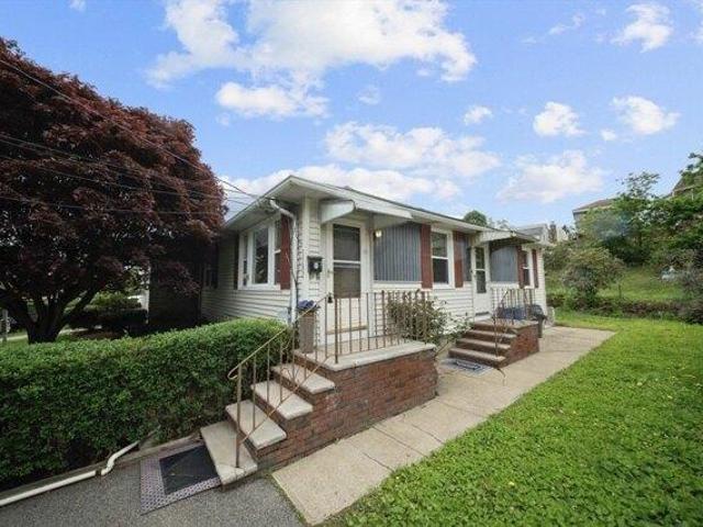 2 bedroom, Waltham MA 02451 103848827