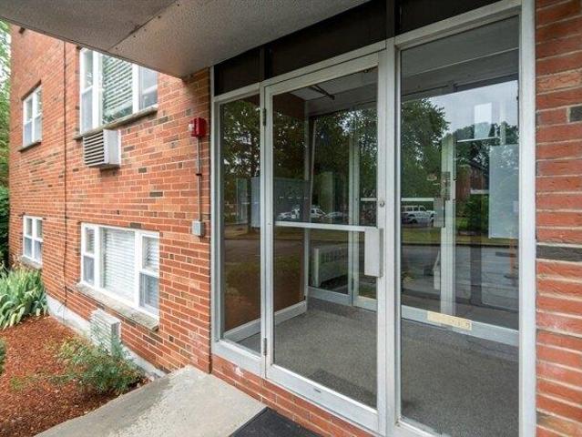 2 bedroom, Waltham MA 02452 105081078