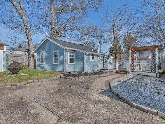 2 bedroom, Wareham MA 02571 LS102824074