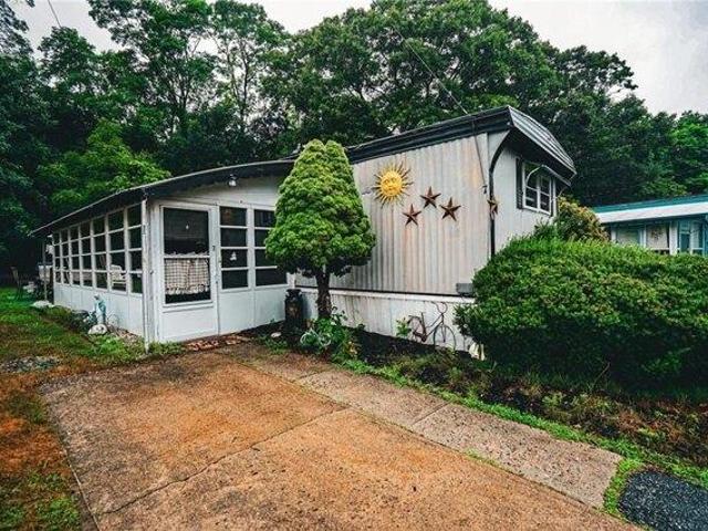 2 bedroom, Warwick RI 02886 104835512