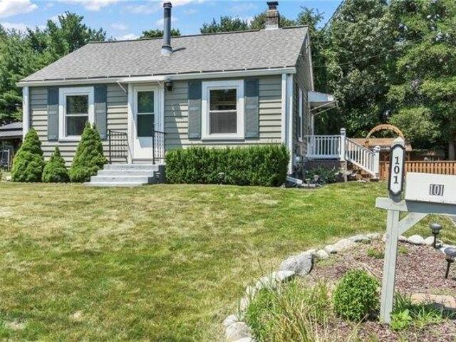 2 bedroom, Warwick RI 02886 105108991