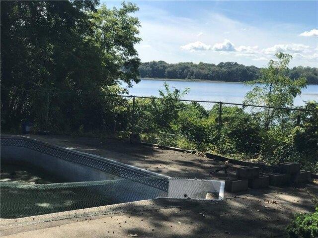2 bedroom, Warwick RI 02888 104542412