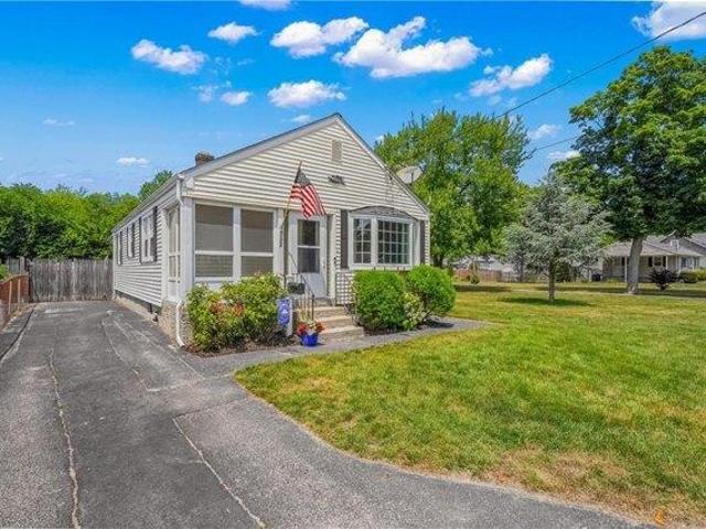 2 bedroom, Warwick RI 02888 104569640