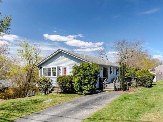 2 bedroom, Warwick RI 02889 102372817