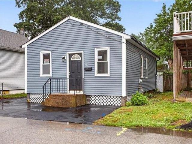 2 bedroom, Warwick RI 02889 104540563