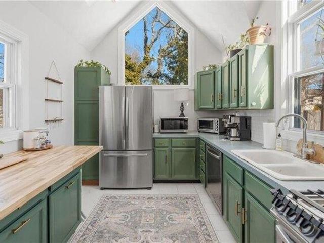 2 bedroom, Warwick RI 02889 105144566