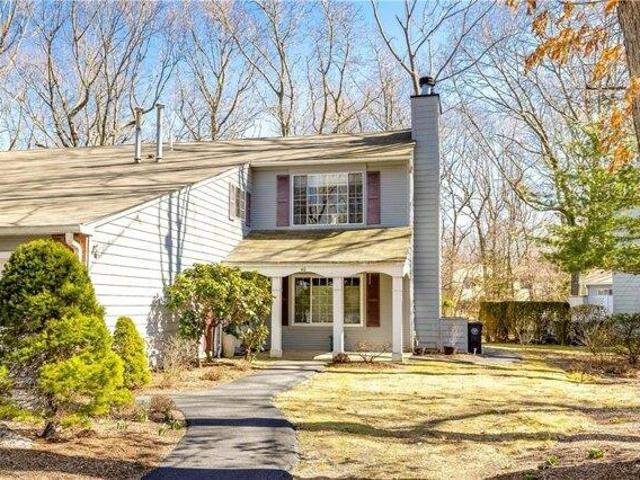 2 bedroom, Warwick RI 02818 104407288