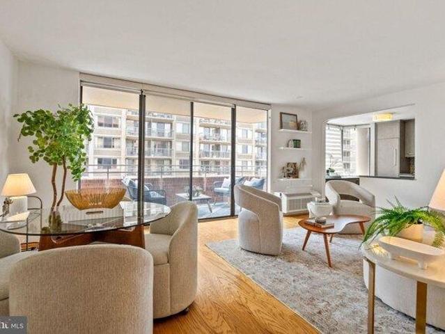 2 bedroom, Washington DC 20037 104902921