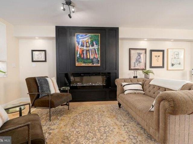 2 bedroom, Washington DC 20037 104907789