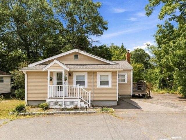 2 bedroom, Weymouth MA 02189 105061297