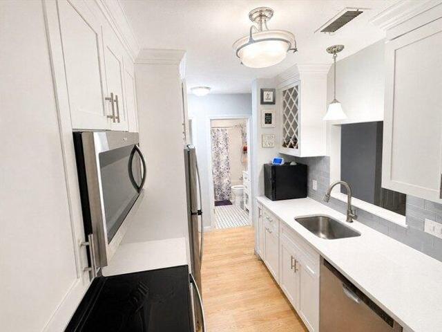 2 bedroom, Weymouth MA 02189 LS102632981