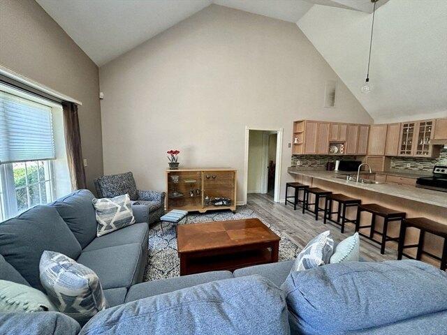 2 bedroom, Weymouth MA 02190 104760515