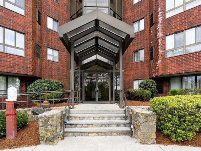 2 bedroom, Weymouth MA 02190 102447347