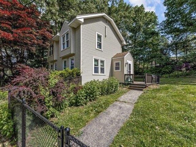 2 bedroom, Webster MA 01570 103224023