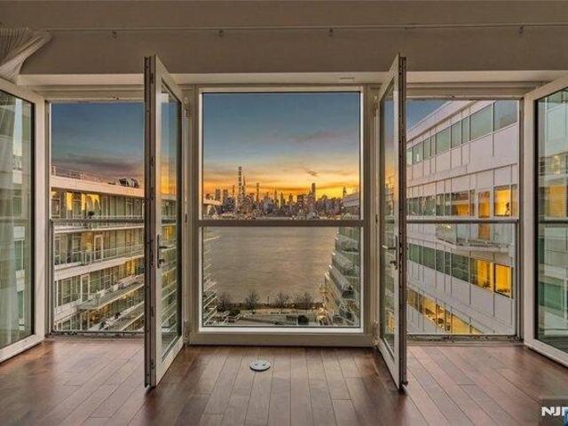 2 bedroom, Weehawken NJ 07086 102214874