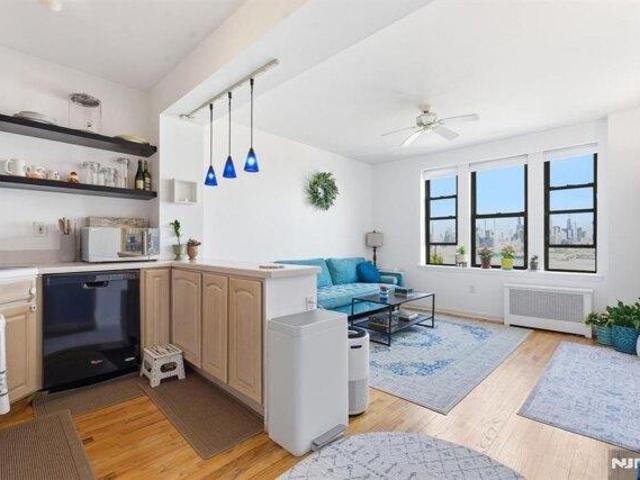 2 bedroom, Weehawken NJ 07086 104406762