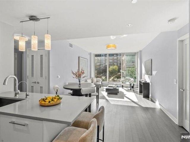 2 bedroom, Weehawken NJ 07086 104512802