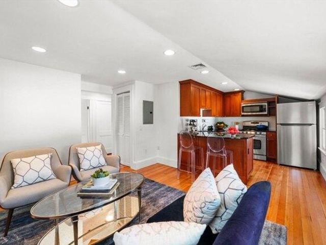 2 bedroom, Wellesley MA 02482 103038094