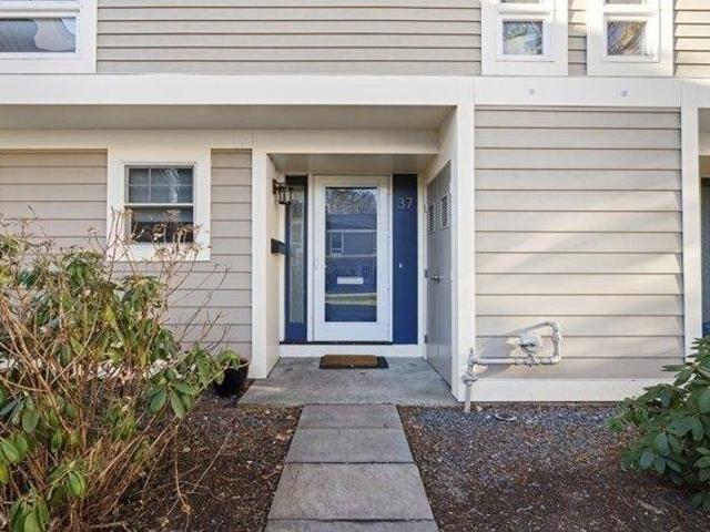2 bedroom, Wellesley MA 02482 103251338