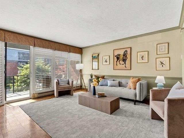 2 bedroom, Wellesley MA 02482 104687407
