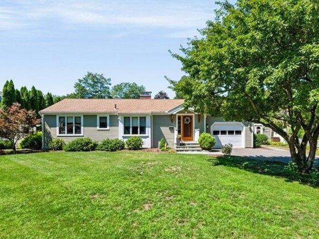 2 bedroom, Wellesley MA 02482 105139903