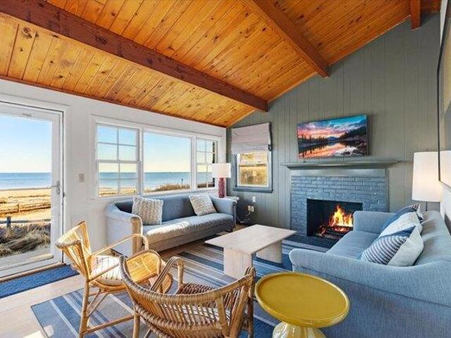 2 bedroom, Wellfleet MA 02667 102728171