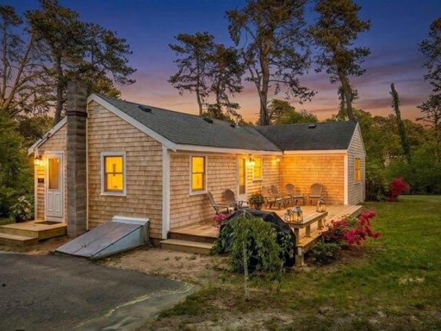 2 bedroom, Wellfleet MA 02667 102960557