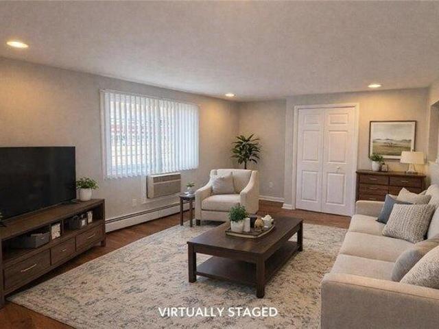 2 bedroom, West Warwick RI 02893 102411632