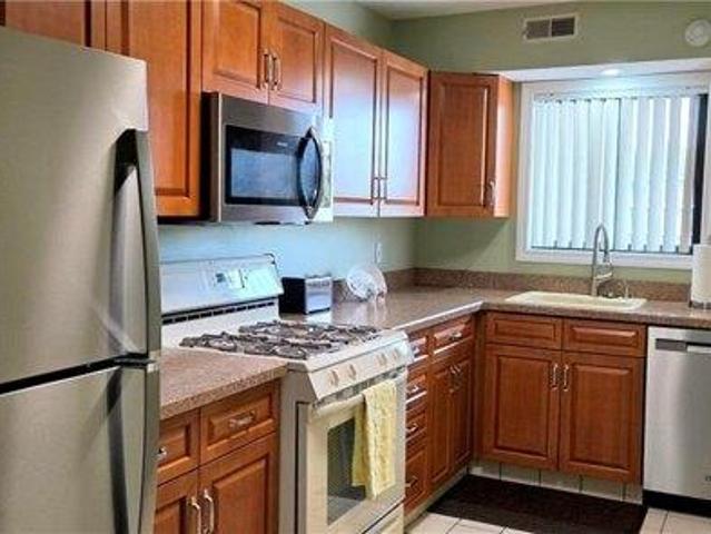2 bedroom, West Warwick RI 02893 104567684