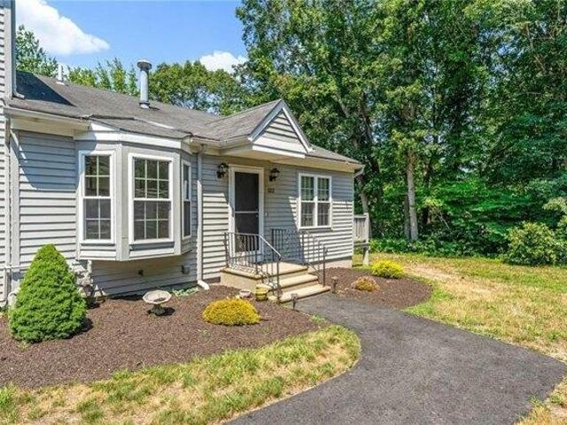2 bedroom, West Warwick RI 02893 105094107