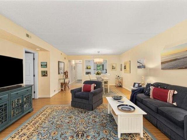 2 bedroom, West Warwick RI 02893 105108834