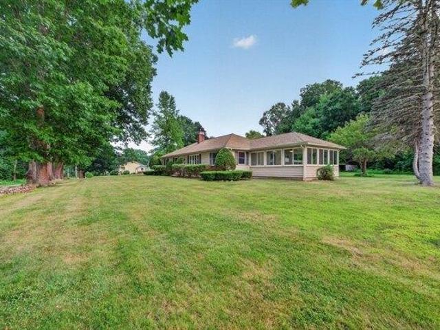 2 bedroom, West Brookfield MA 01585 104686792