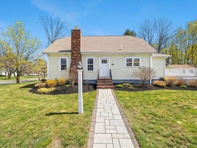 2 bedroom, West Bridgewater MA 02379 101898792