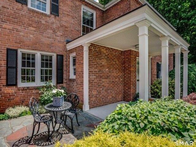 2 bedroom, West Hartford CT 06107 105192365