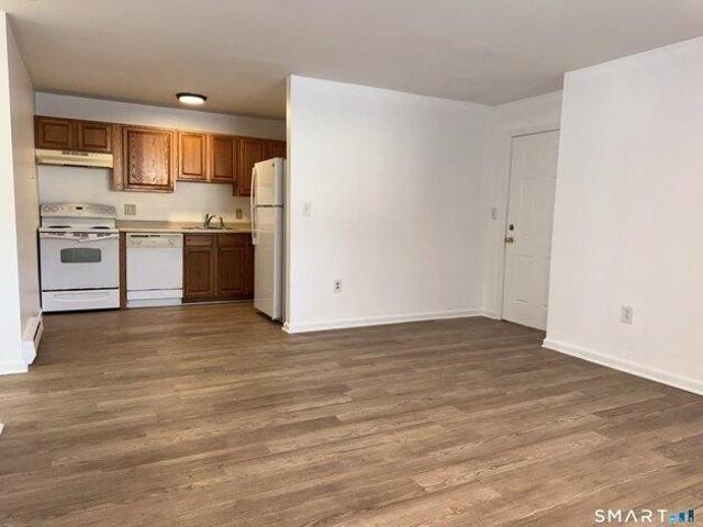 2 bedroom, West Haven CT 06516 102565371