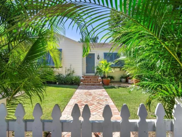 2 bedroom, West Palm Beach FL 102715850
