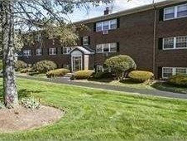 2 bedroom, Westborough MA 01581 102060492