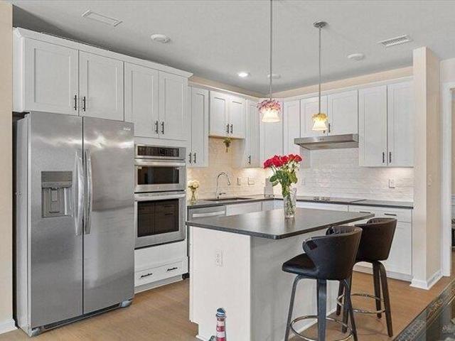 2 bedroom, Westborough MA 01581 102560279