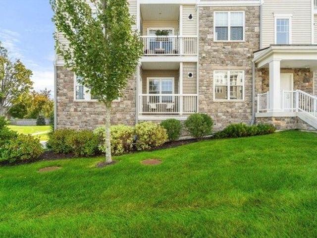 2 bedroom, Westborough MA 01581 102960870