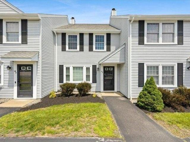2 bedroom, Whitman MA 02382 103548272