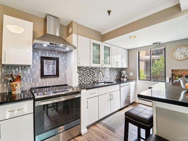 2 bedroom, White Plains NY 10605 LS93924700