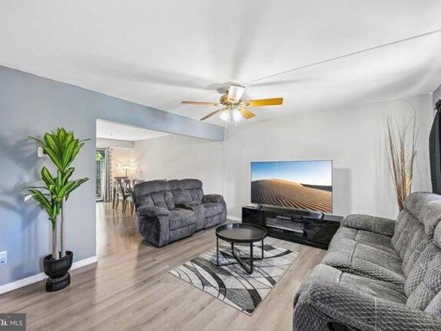 2 bedroom, Willingboro NJ 08046 104720898