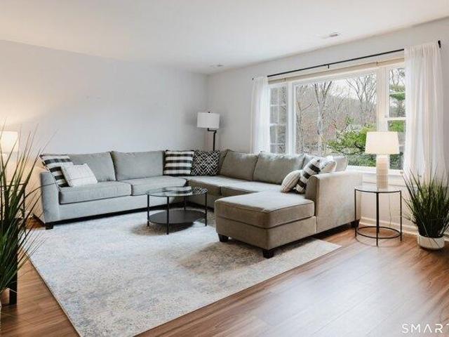 2 bedroom, Wilton CT 06897 102727824