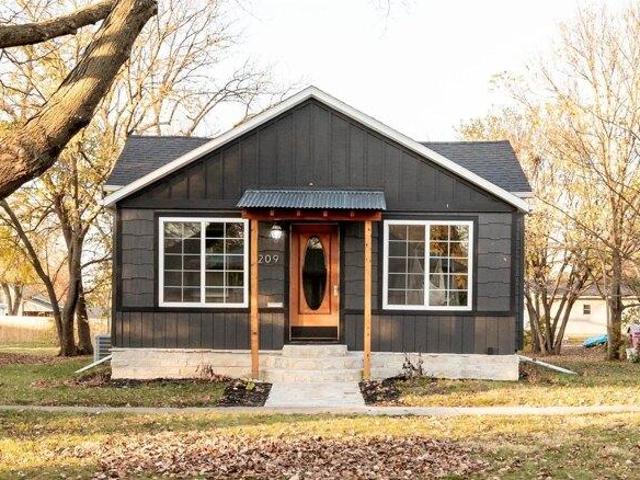 2 bedroom, Winterset IA 50273 88693173