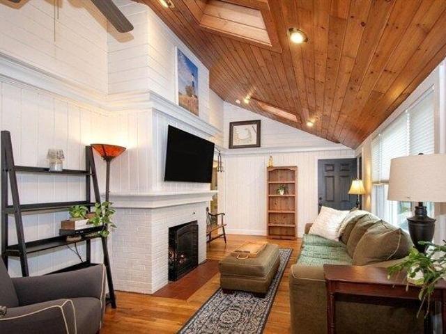 2 bedroom, Wrentham MA 02093 103663170