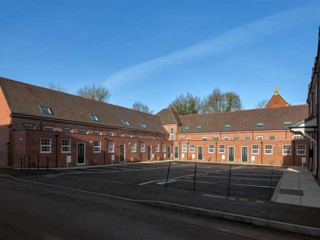 2 Bedroom Town House