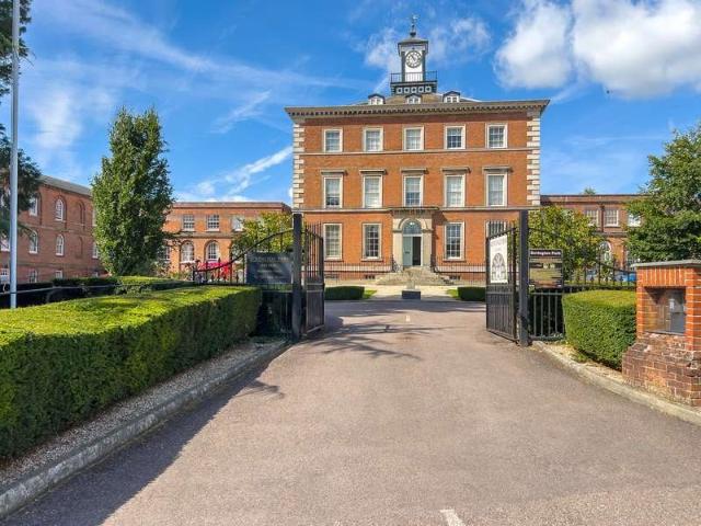 2 Bedroom Town House