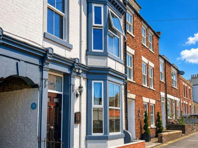 2 Bedroom Town House