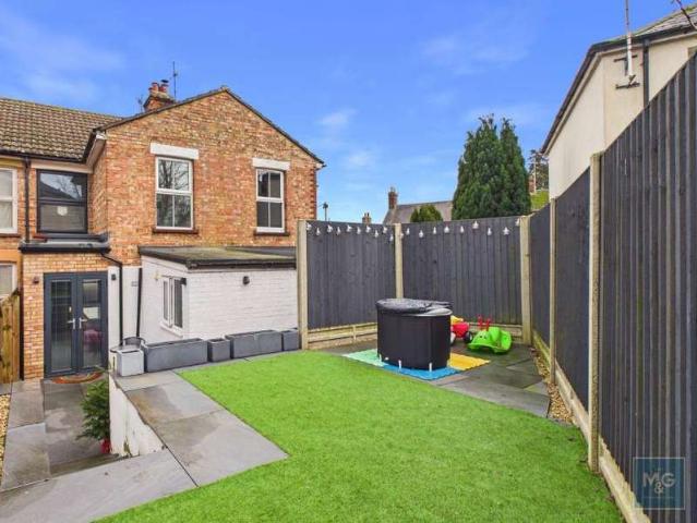 2 Bedroom Town House