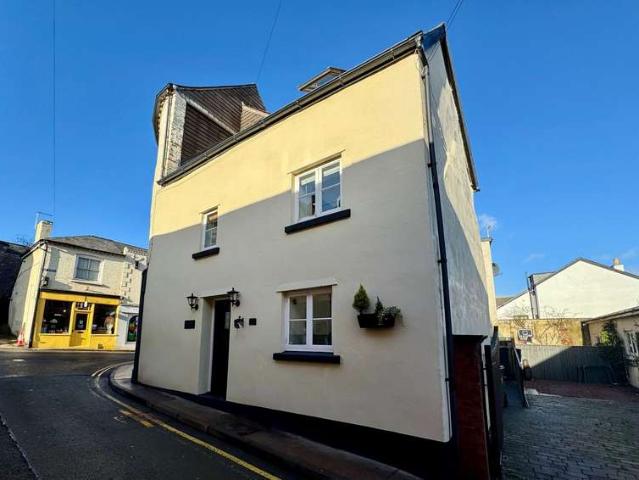 2 Bedroom Town House